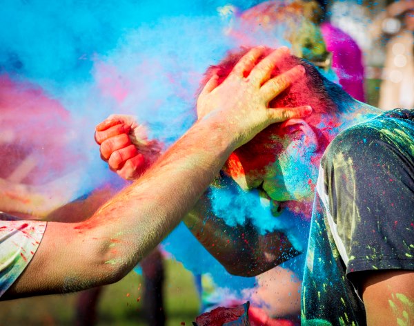 Bede Park bursts into colour as DMU students celebrate Holi