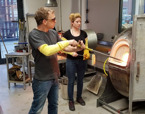 World-renowned glass maker inspires DMU students to explore their ...